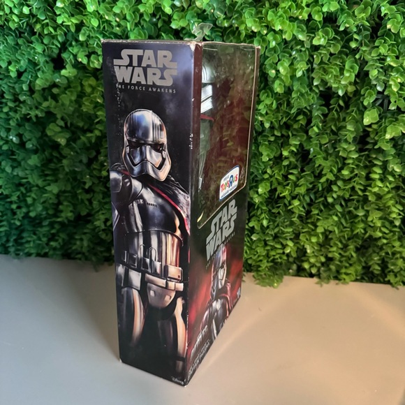 Star Wars | Toys | Star Wars The Force Awakens Captain Phasma 2 Inch ...